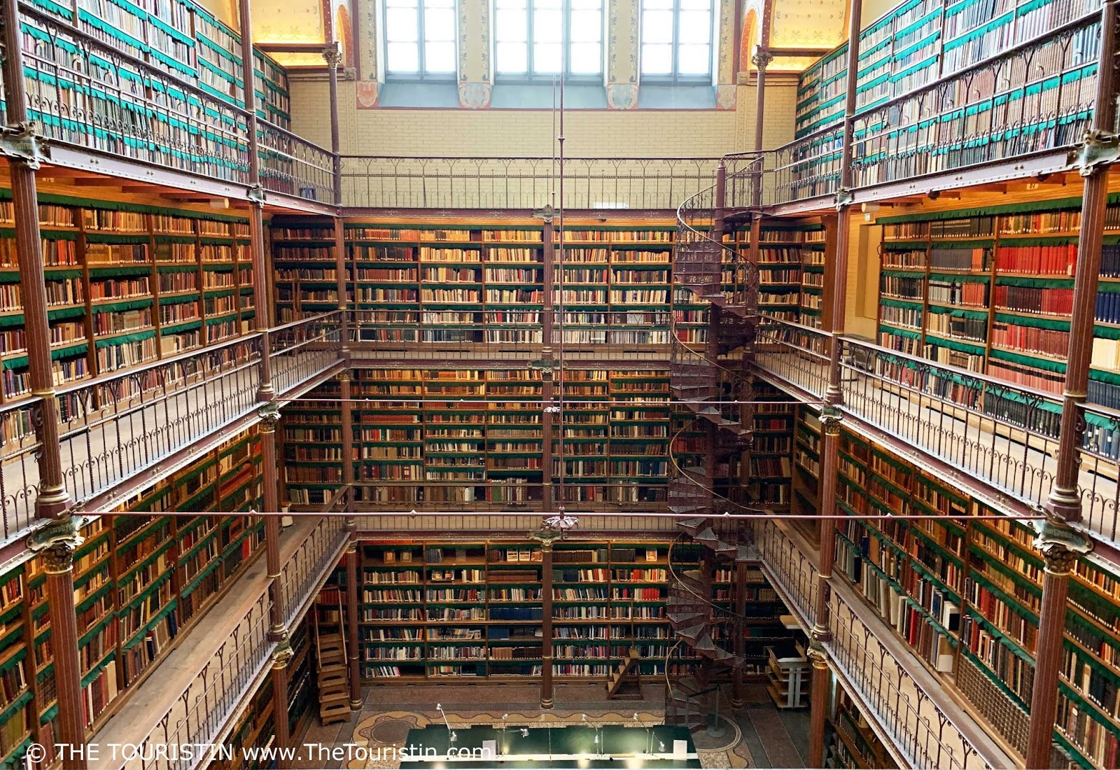 THE TOURISTIN: Travel the World: A few of the most beautiful libraries