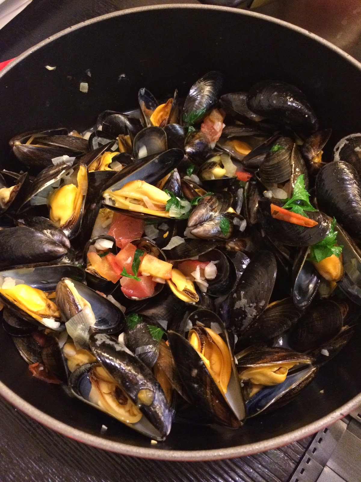 Winnie's Kitchen Works : St. Michel Bay Blue Mussels