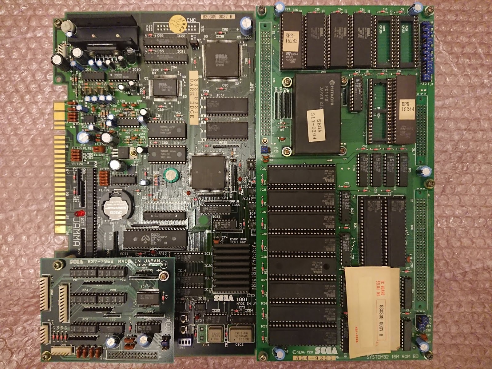 Arcade PCB Fever: Dark Edge by Sega