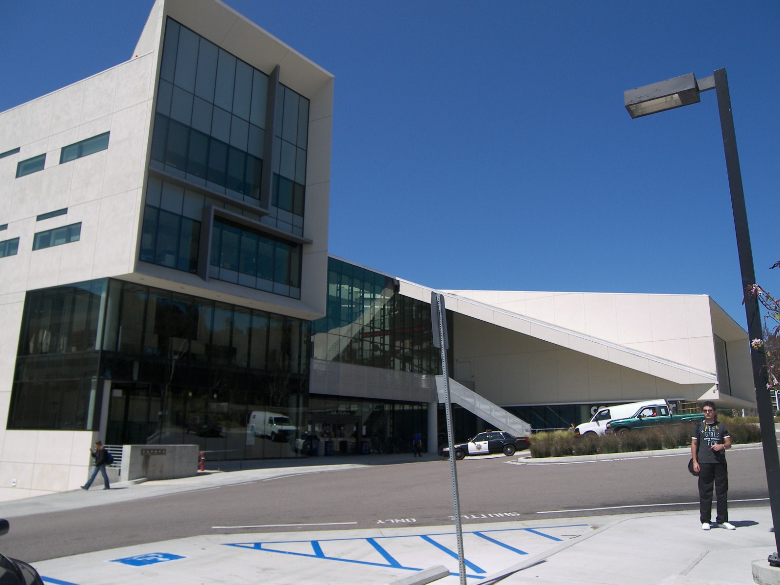 Nuestro viaje de arquitectura 2011: San Diego UCSD PRICE CENTER EAST