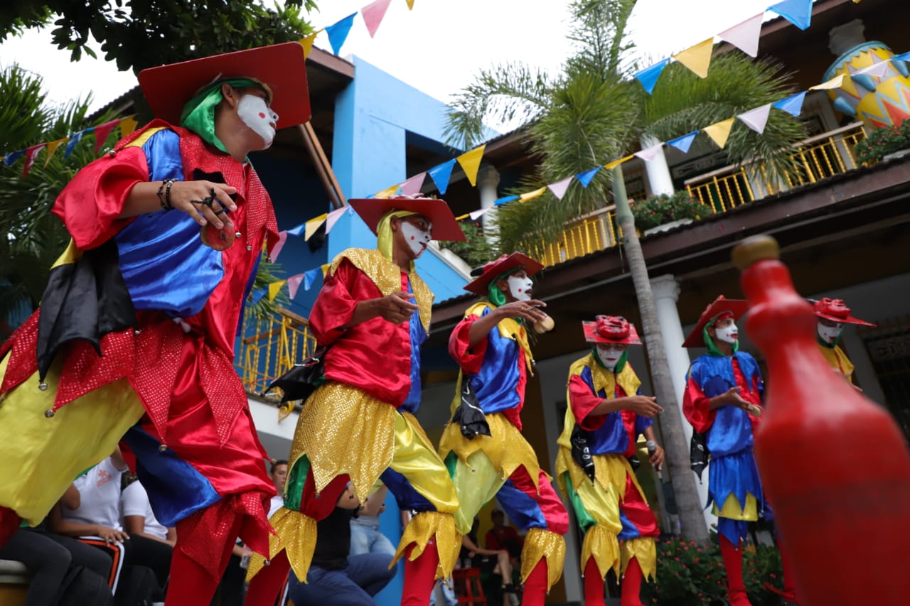 ¡Al Son de los Diablos Arlequines, Barranquilla bailó y celebró el mes ...