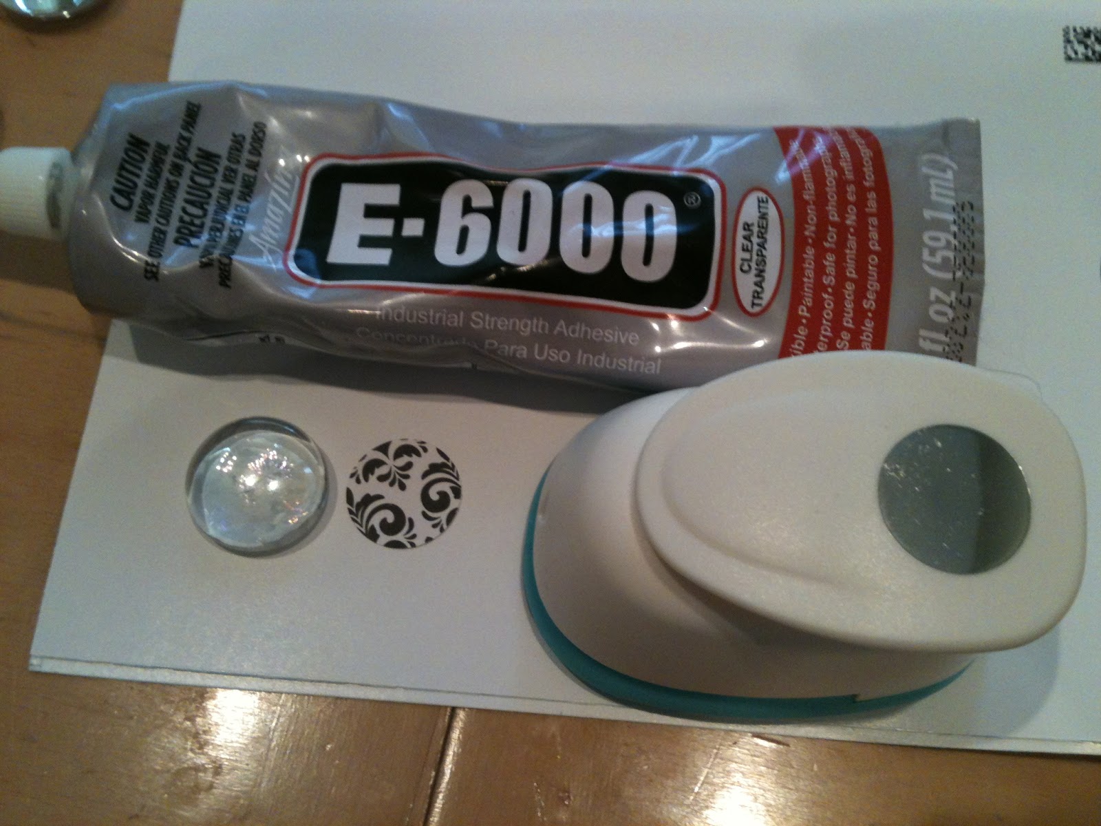 Coconut Love: Super Easy DIY Glass Marble Magnets