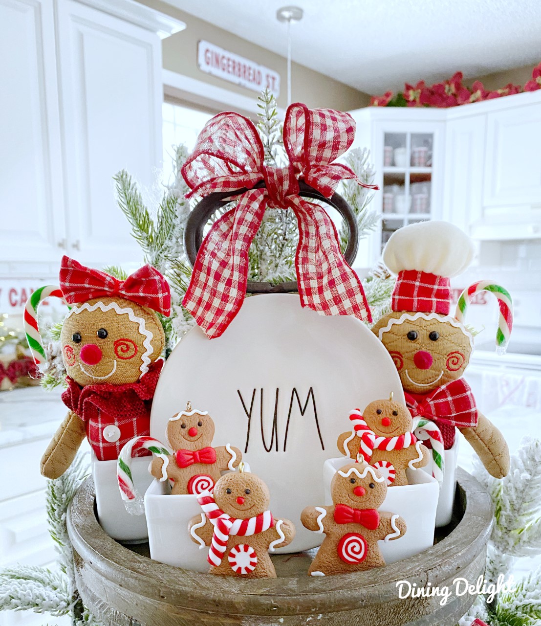 Dining Delight: Gingerbread Themed Tiered Tray