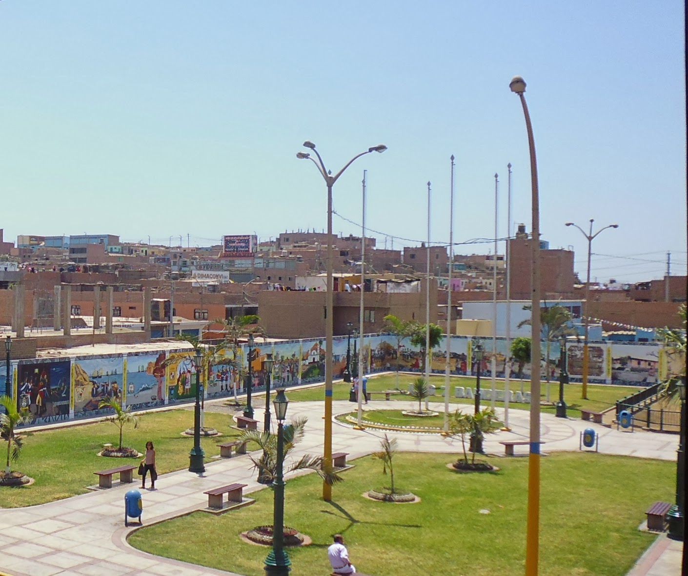 LUGARES TURÍSTICOS EN PERÚ: PLAZA DE ARMAS DE HUAURA