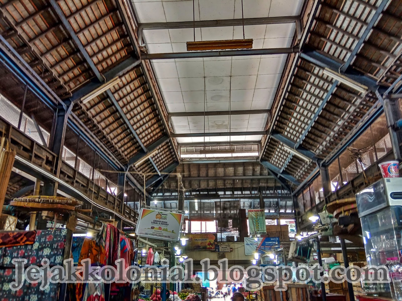 Jejak Kolonial: Harmoni Timur-Barat di Pasar Gede Surakarta