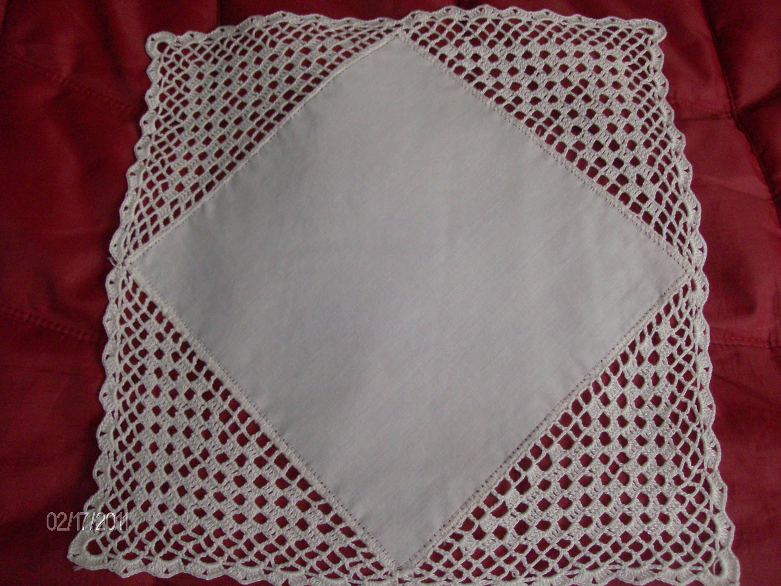 Os meus Hobbies... passatempos.: Naperons com tecido e renda