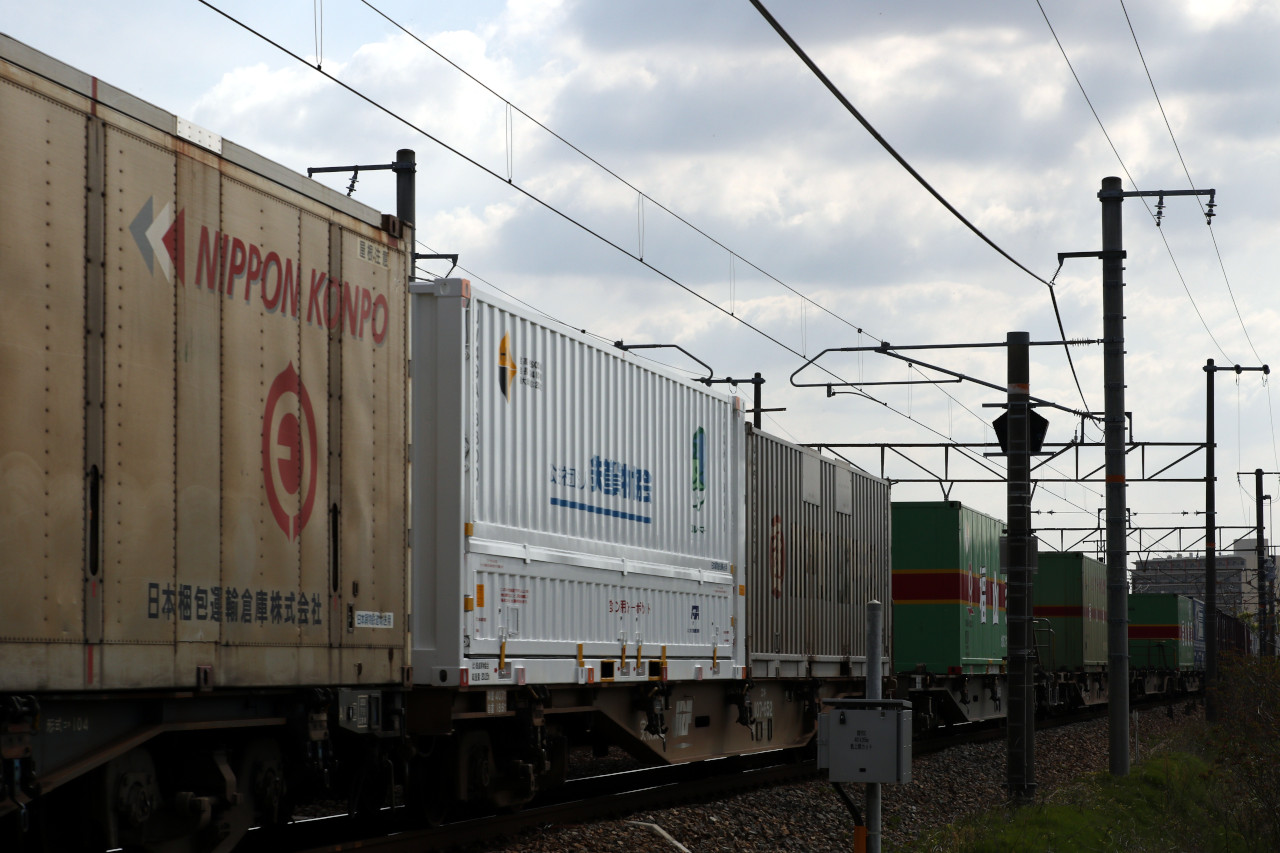 線路際の小さな幸せ: 遅62レ EF210-302 鉄道貨物協会新コンテナ UV49A-38001、キューソー便