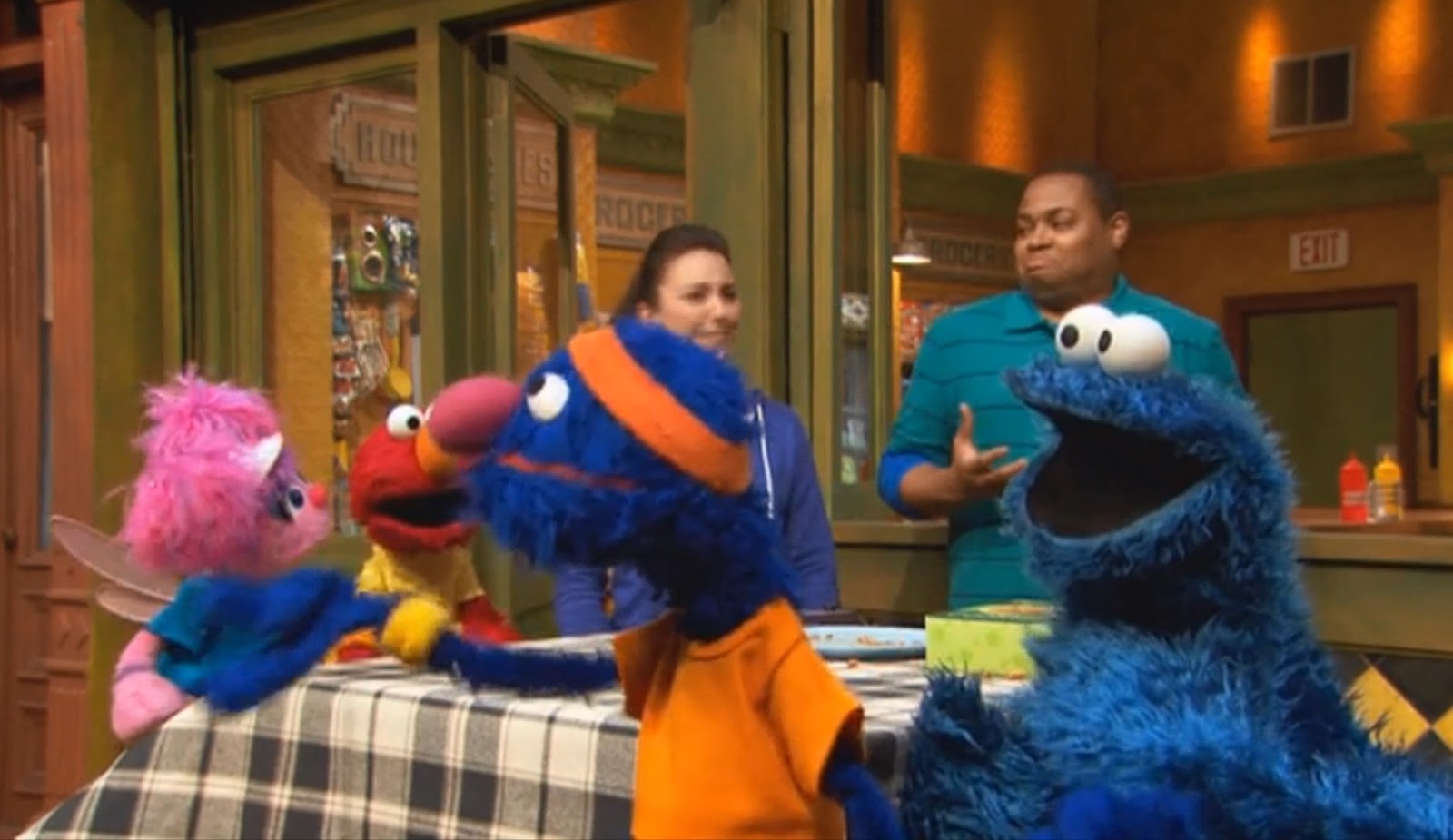 Elmo and Cookie Monster Supersized Fun