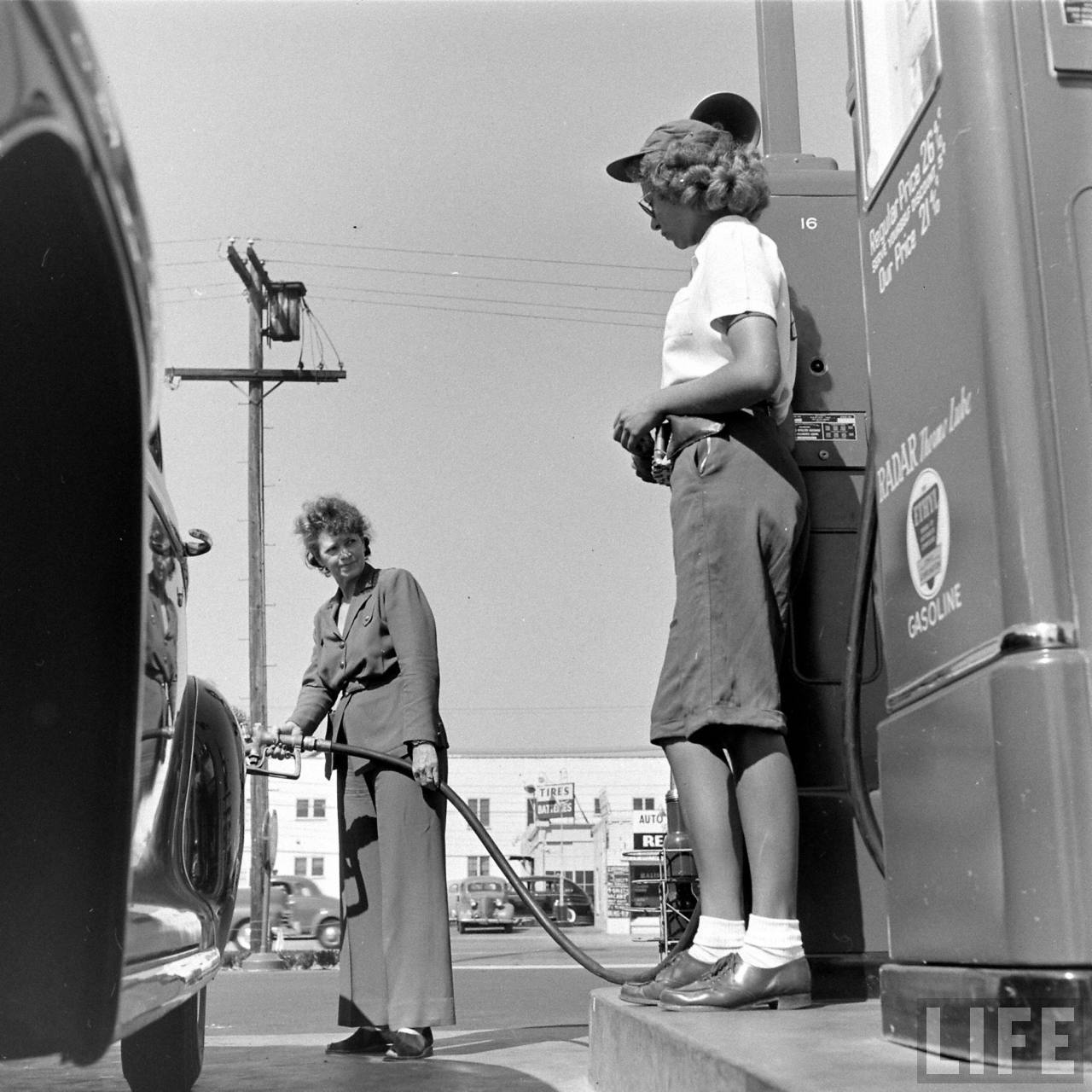Gilmore Oil’s Gas-A-Teria, One of the First Self Serve Gas Stations in ...