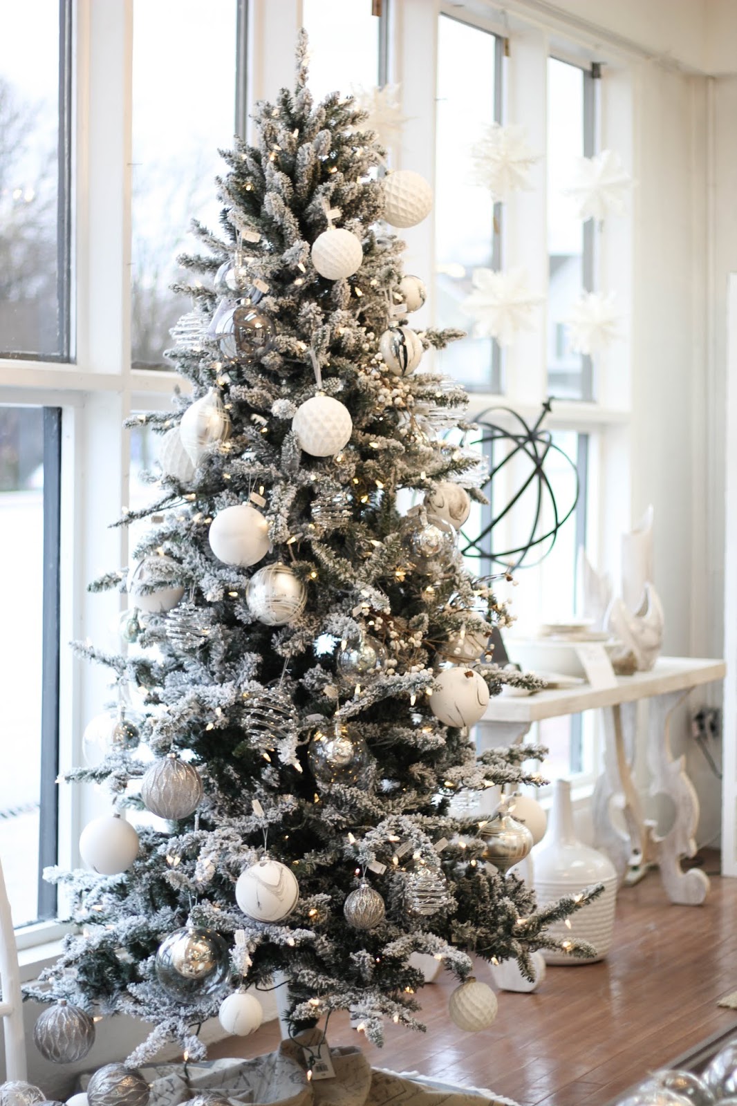 DECEMBER CLASSY CURRENTS || STYLE & BEAUTY + GOALS | A Classy Fashionista