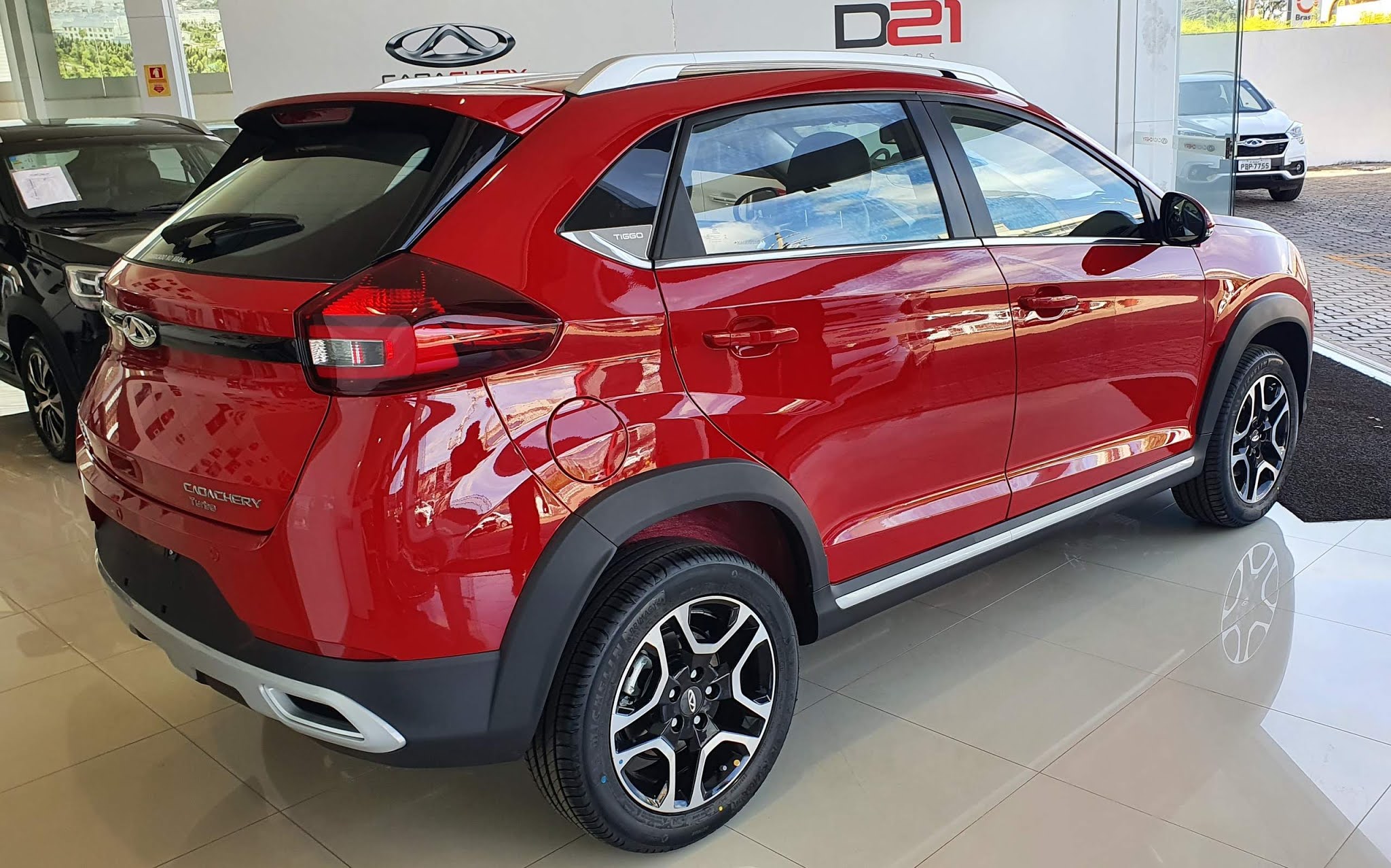 Novo Tiggo 3X Turbo Flex automático já está nas concessionárias - vídeo