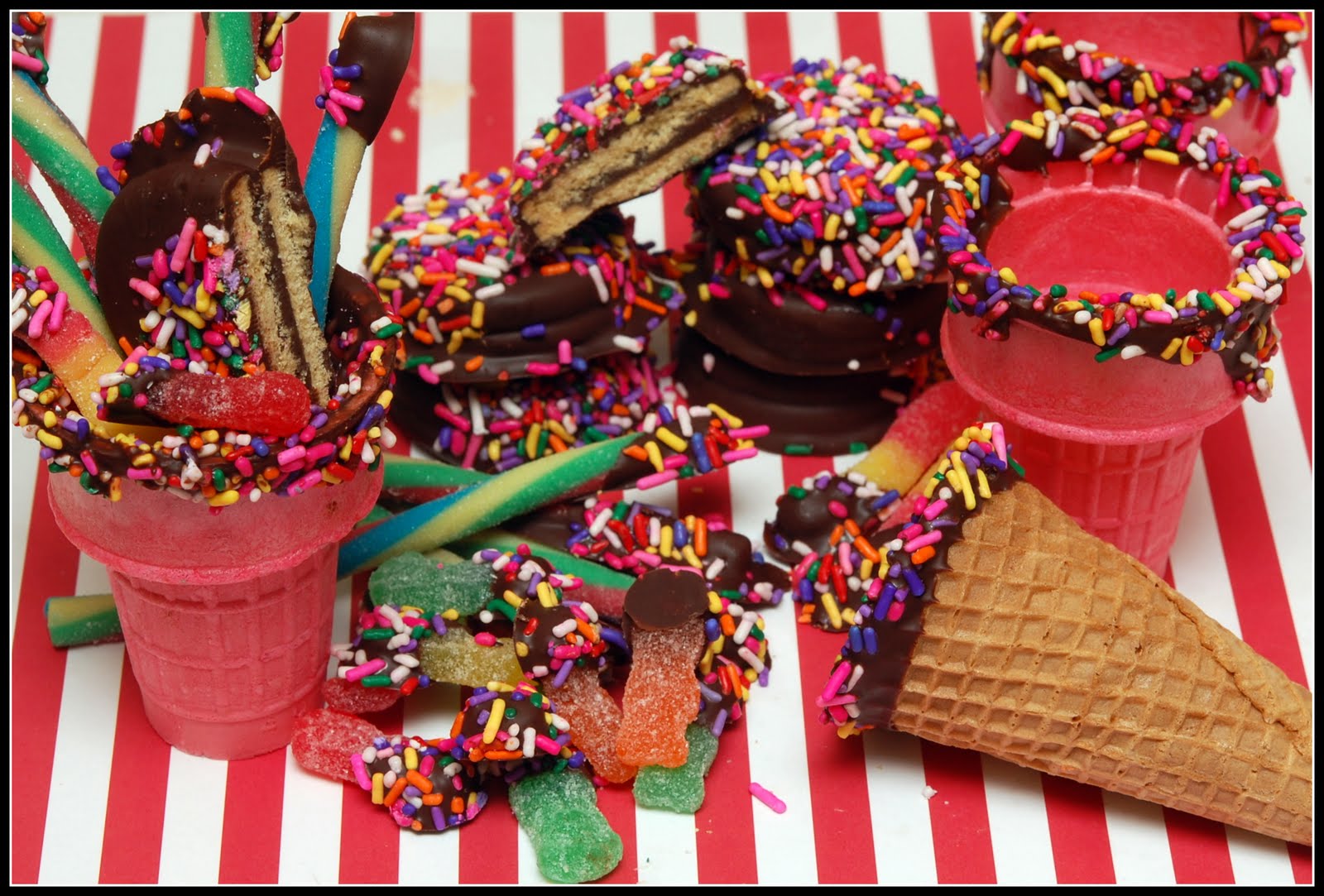 MAKE YOUR OWN CANDY CONE! - Hugs and Cookies XOXO