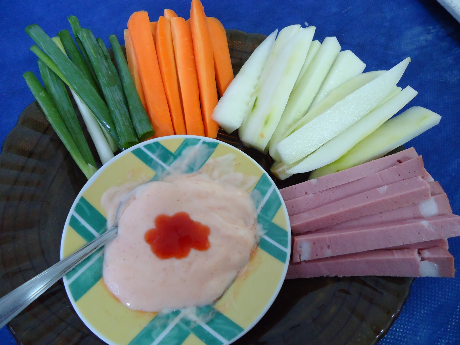 Mely's kitchen: Julienned vegetables and ham appetizer