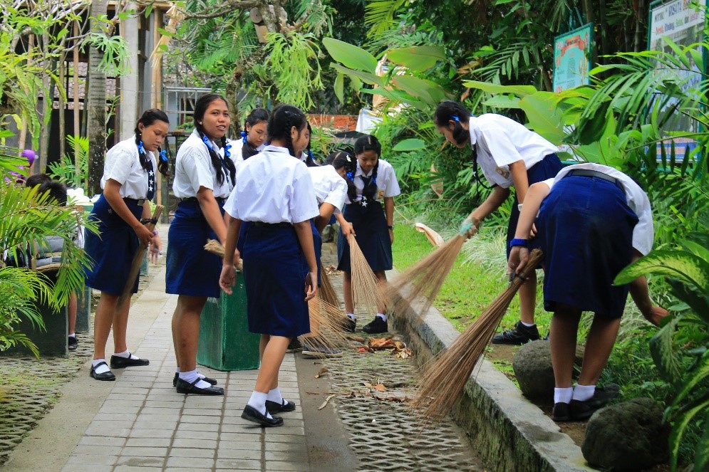 Selamat Datang di SMP Wisata Sanur: SATUKAN LANGKAH WUJUDKAN PRESTASI Selamat Datang di SMP Wisata Sanur: SATUKAN LANGKAH WUJUDKAN PRESTASI