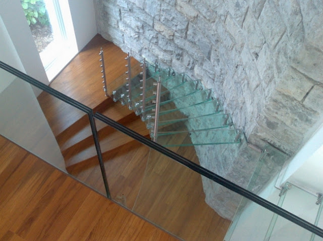 Ideas for integrating a glass ladder into your home - Lady's Houses