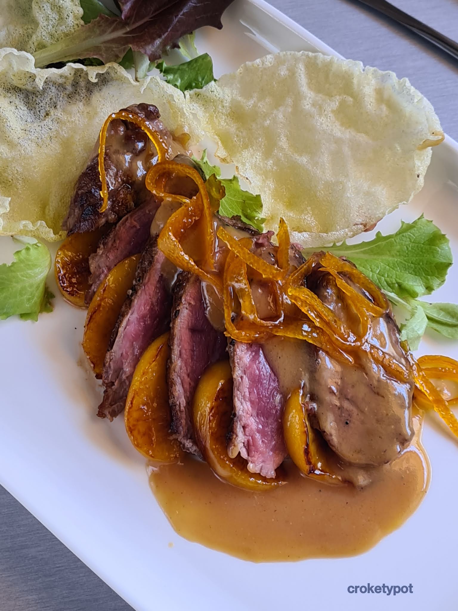 CROKETYPOT: SOLOMILLO CERDO IBÉRICO CON MELOCOTÓN Y SALSA DE NARANJA