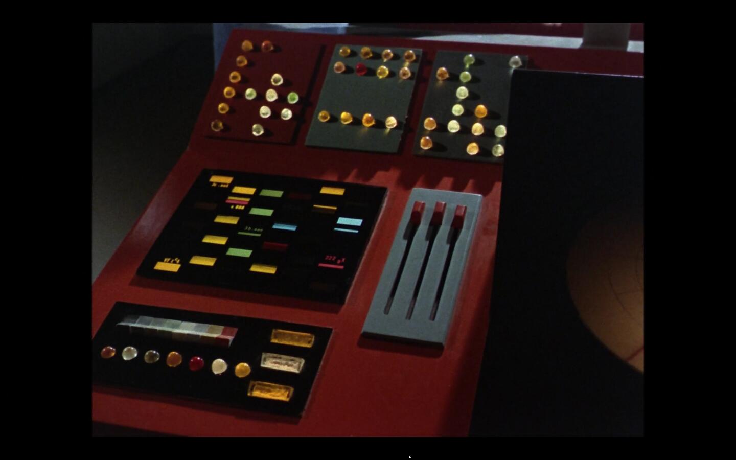 Realm Of Retro : STAR TREK Transporter console