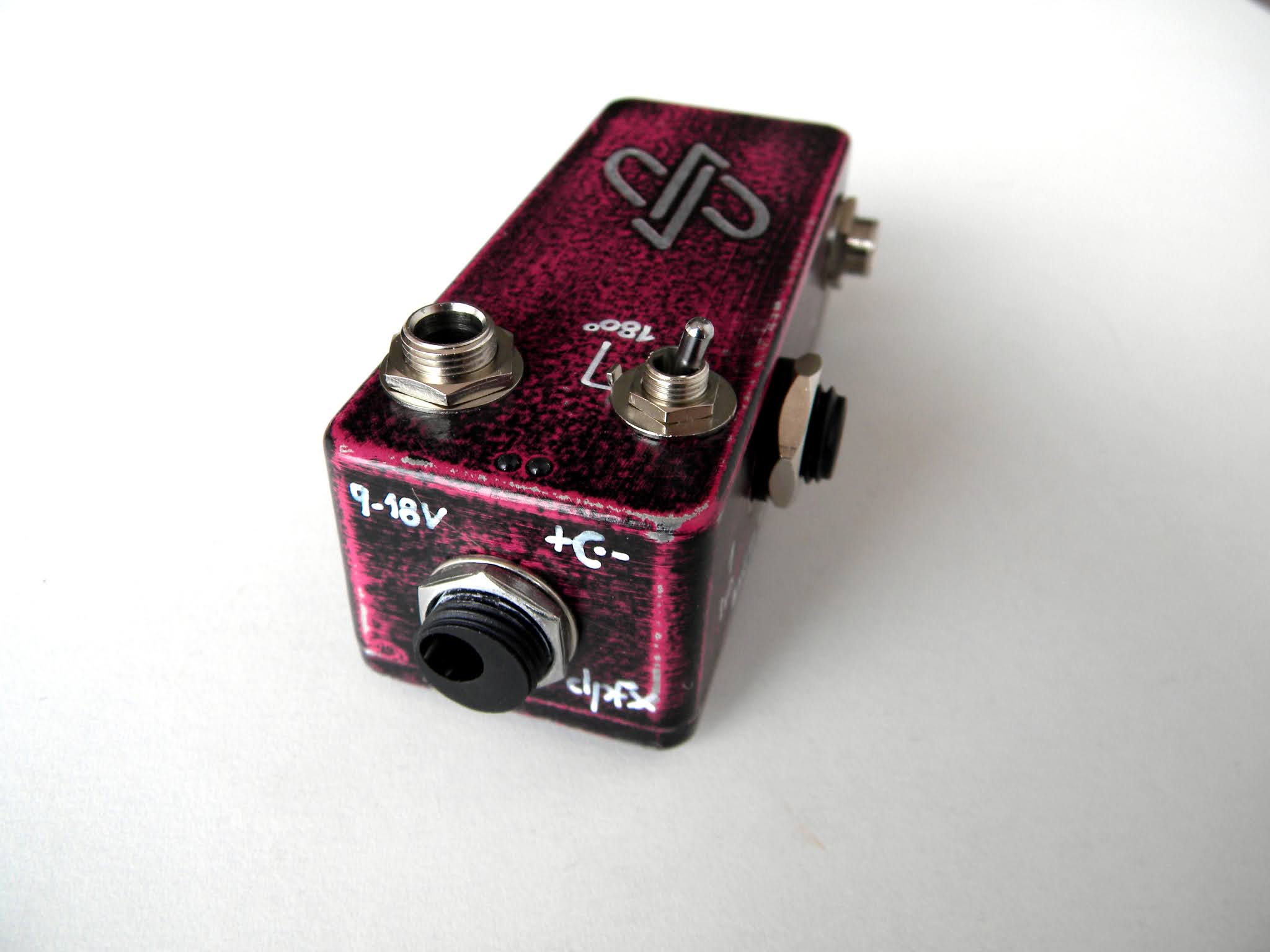 2-way, isolated, buffered Splitter (mini) - dpFX Pedals