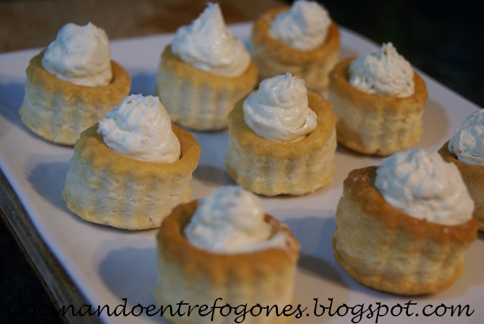 Cocinando entre Fogones: Mini-volovan de Anchoa y Queso a las Finas Hierbas