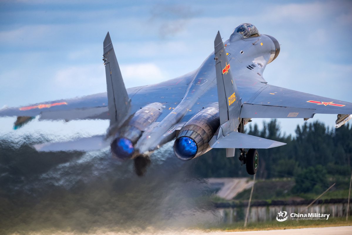 Asian Defence News: Shots of PLAAF 1st Brigade J-11B