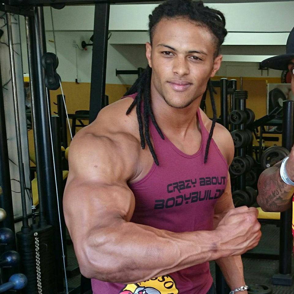 Worldwide Bodybuilders: Mighty Brazilian predator Marcus Vinicius Araujo
