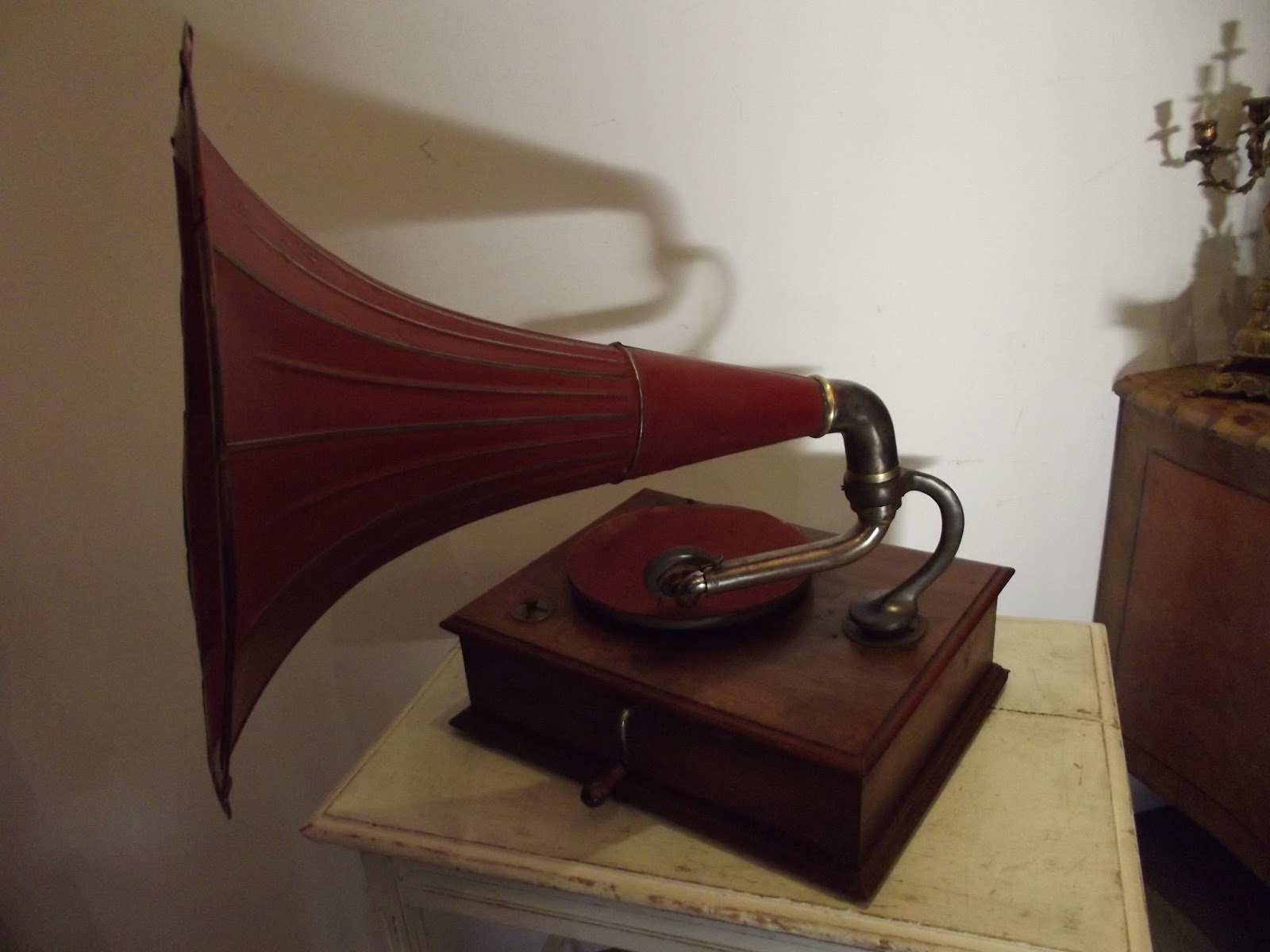 gramophone grand pavillon rouge Odéon Reproducteur et disques aiguille ...