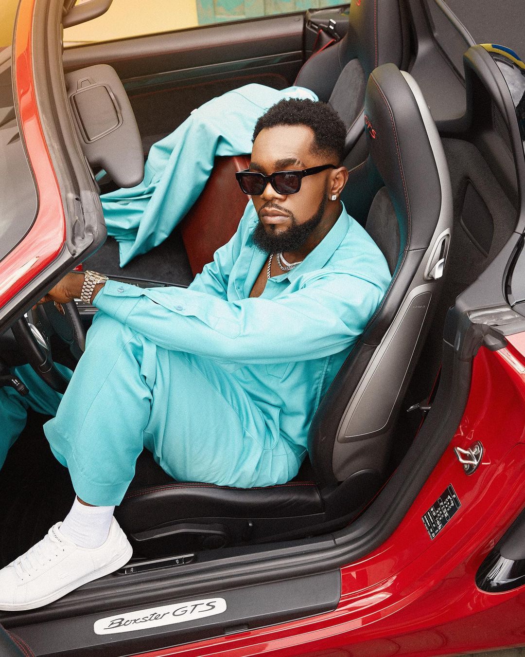Pictures Of Patoranking In Private Jet: Patoranking doesn't have a ...