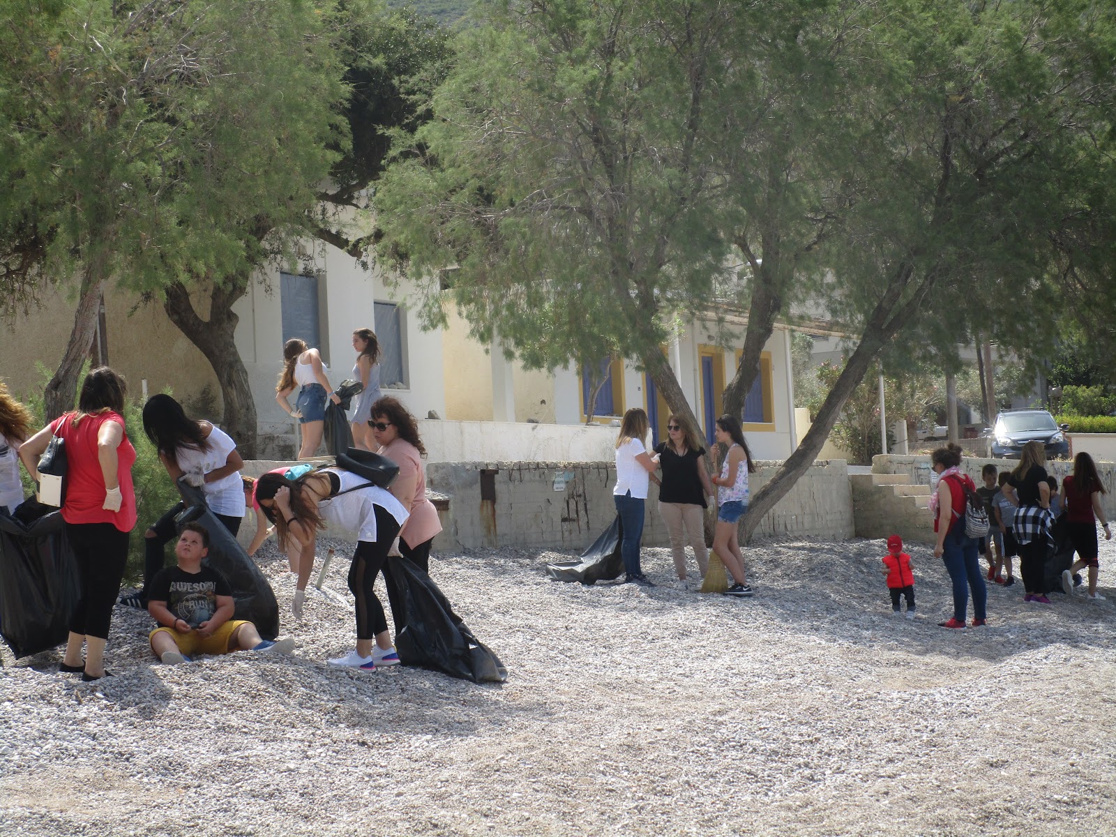 Πεντακαθαρη Αφησαν την Παραλια Αγιου Βασιλειου Μαθητες και Εθελοντες ...