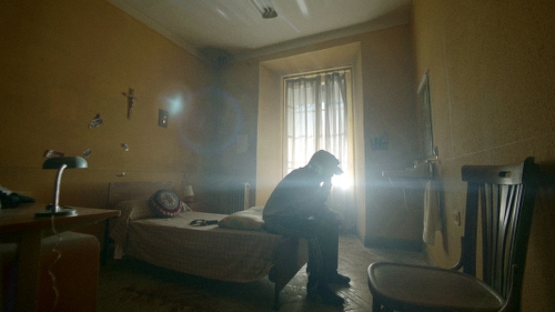 under the small umbrella: Who is telling the truth?