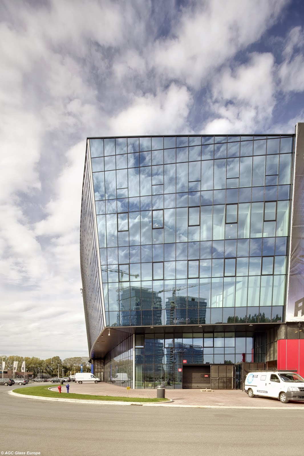 Asahimas Glass Forum: Ghelamco Arena fully clad in AGC glass: soon to ...