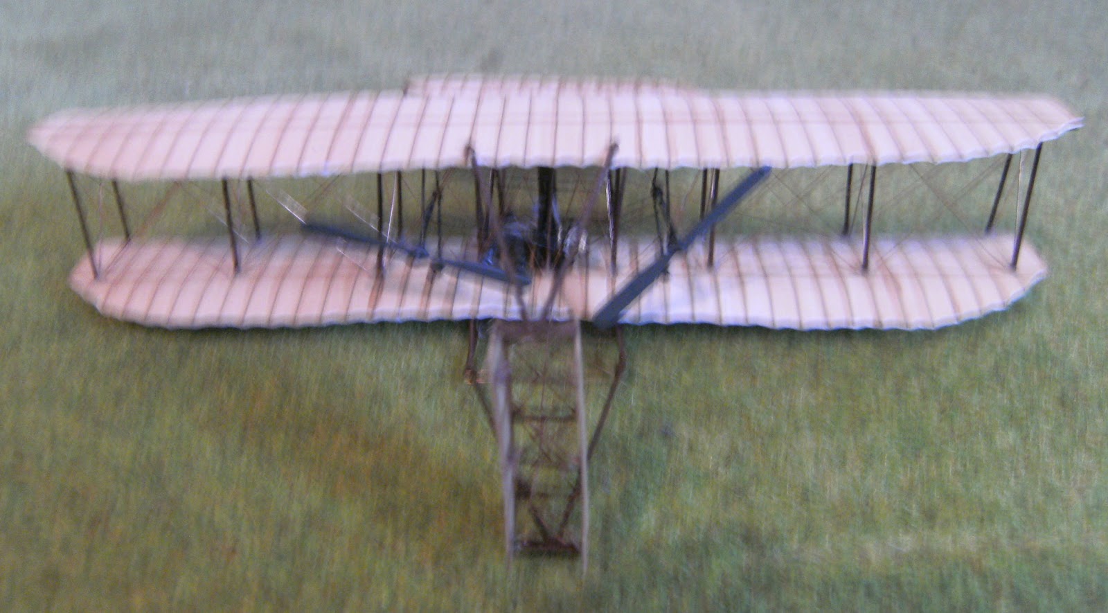 Happyscale-Modellbau: Wright Flyer - papermodel ( and wire ) 1:72