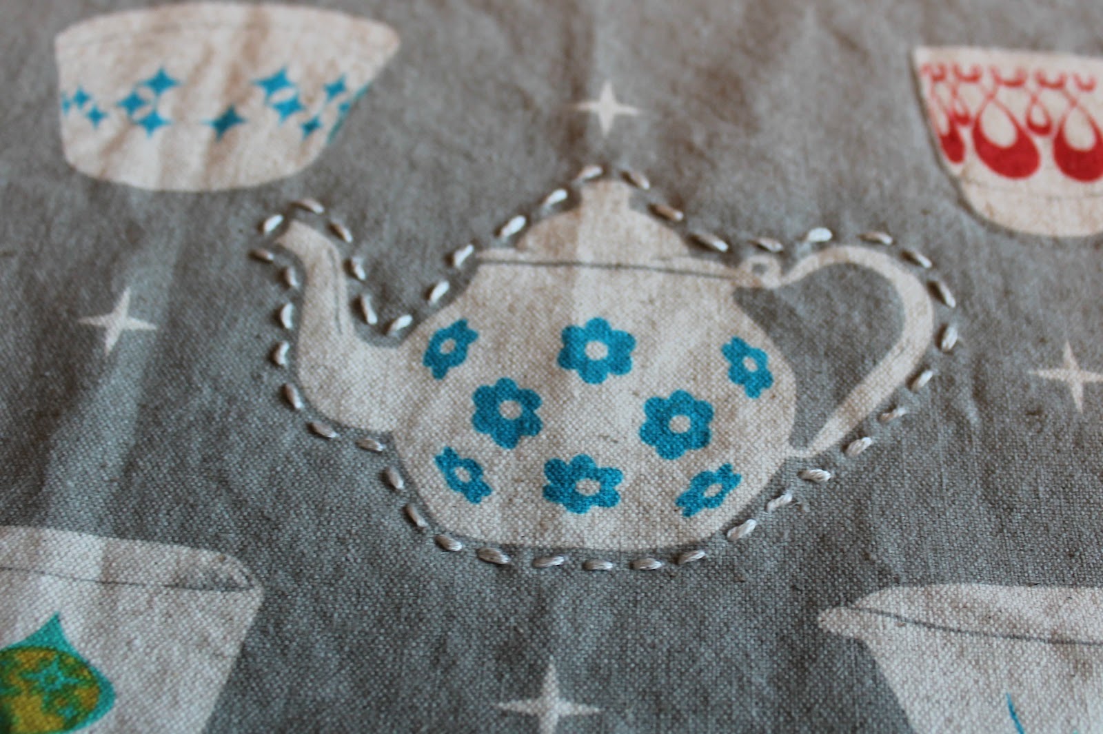 Chez Roo: Let's Get Acquainted & The Tea Squared Tea Cozy Tutorial
