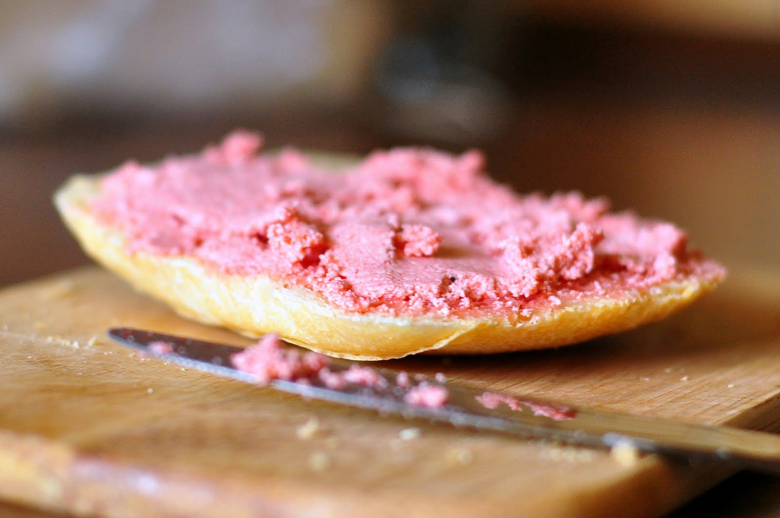 Širšių lizdas: Braškinis sviestas