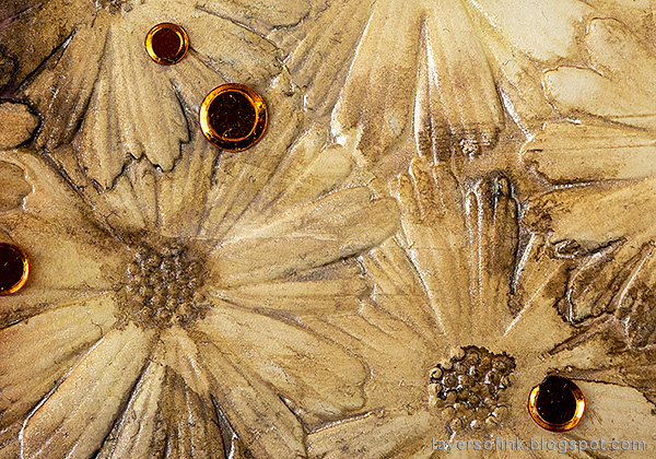 Layers of ink: Shimmery Dry Embossed Flowers