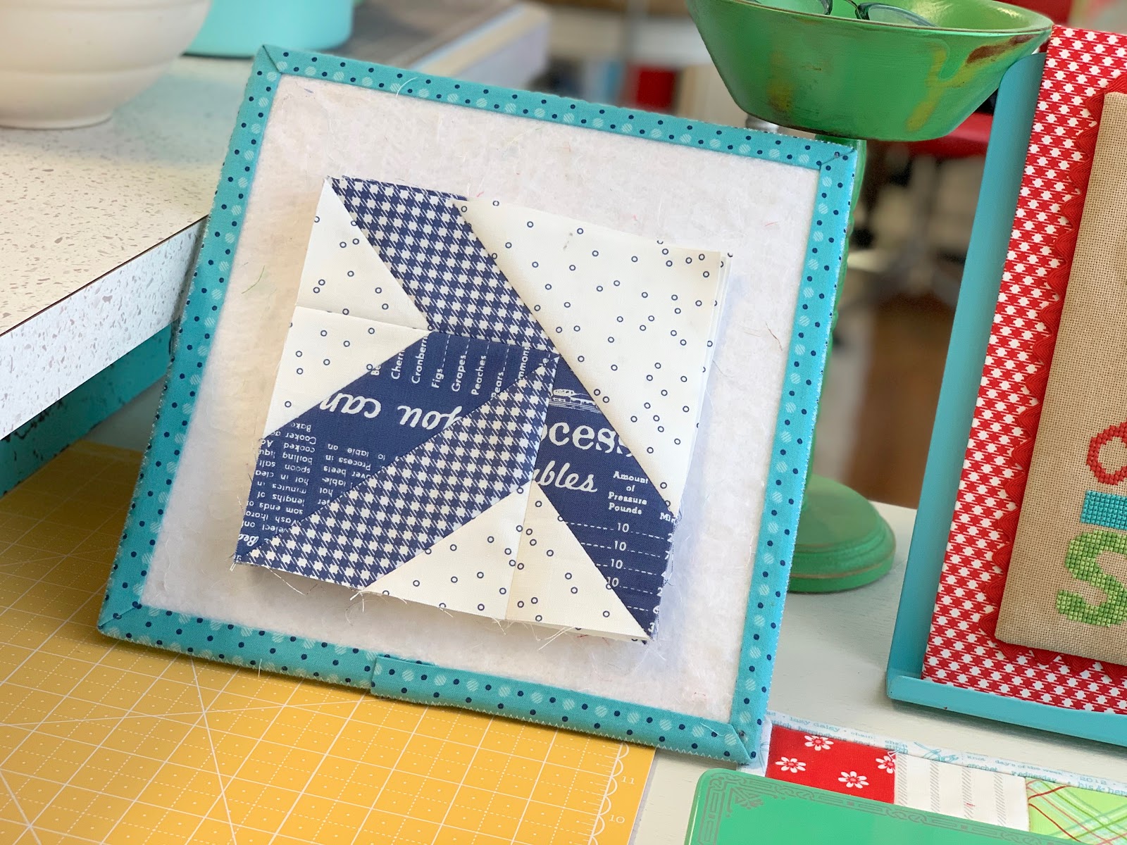 Bee In My Bonnet: Vintage Block Along - Week 35 - Twirl Block!!
