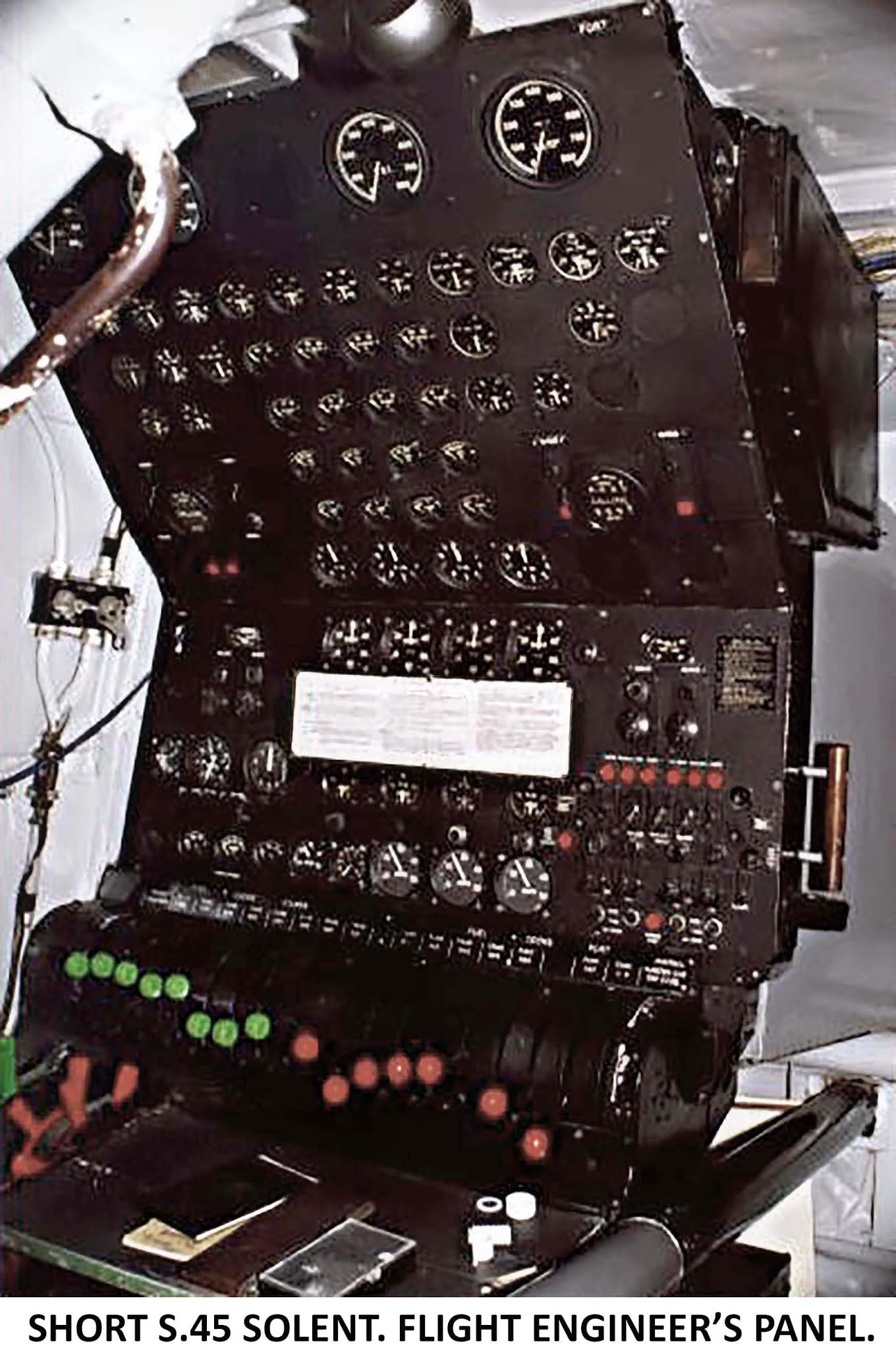 AIR NEW ZEALAND's FLIGHT ENGINEERS: MEN at WORK