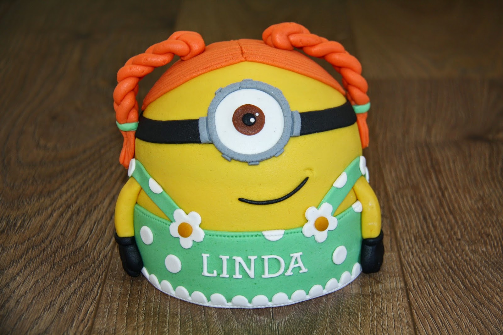 Karin's Taarten: Minion-meisje taart.