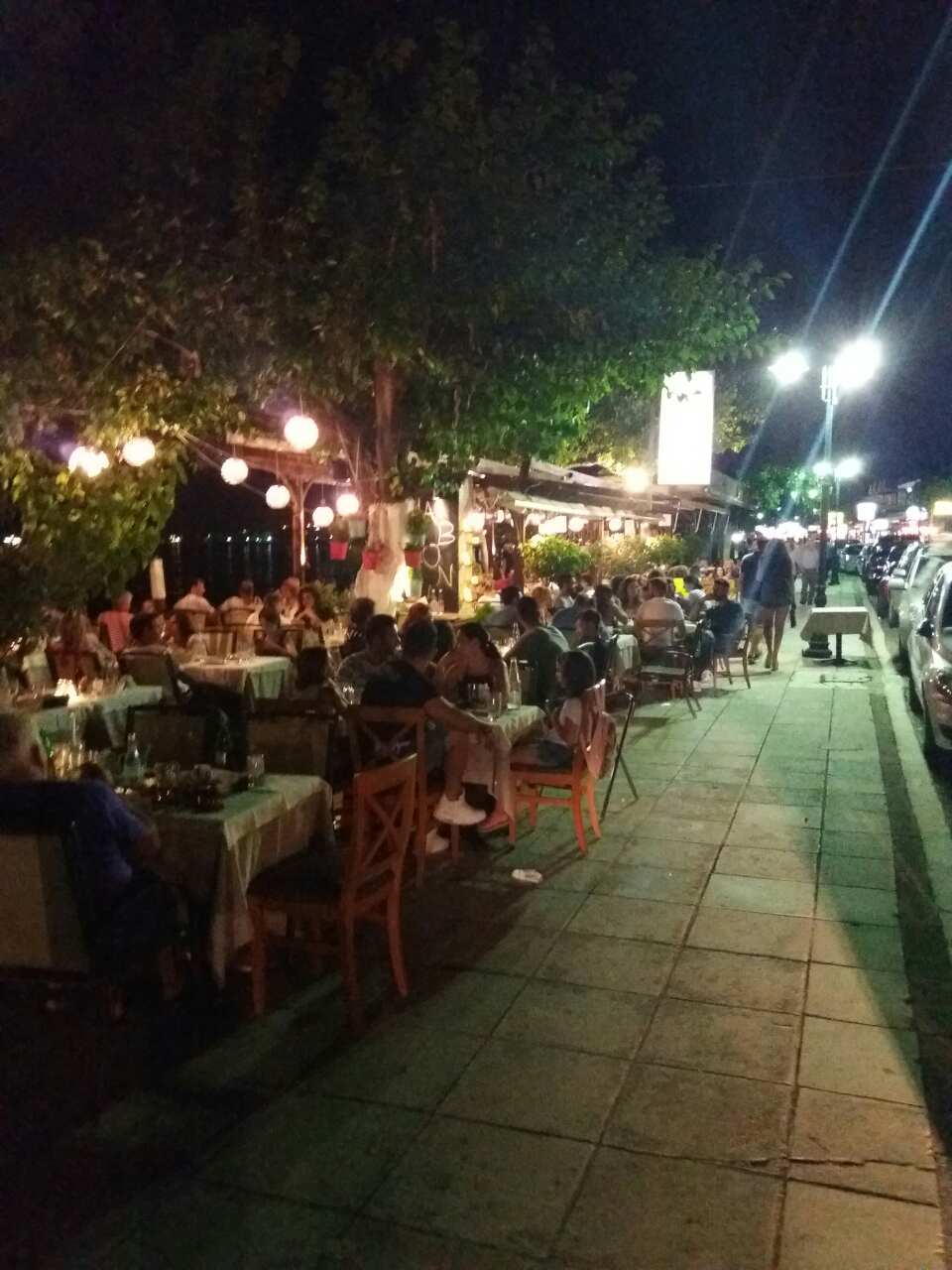 ΚΑΜΕΝΑ ΒΟΥΡΛΑ Blog: Μα δεν εφαρμόζεται κανένας νόμος στα Καμένα Βούρλα?