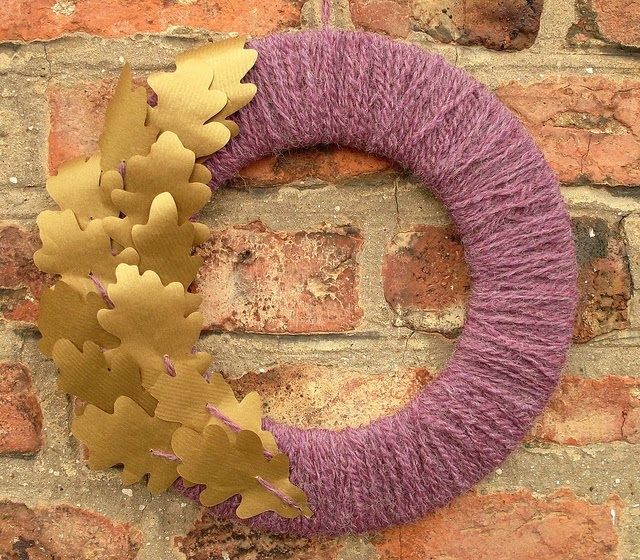 Bugs And Fishes By Lupin How To Oak Leaf Yarn Wreath bugs-and-fishes-by-lupin-how-to-oak-leaf-yarn-wreath