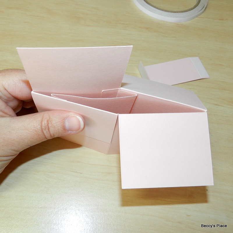 Beccy's Place: Tutorial - Card in a Box