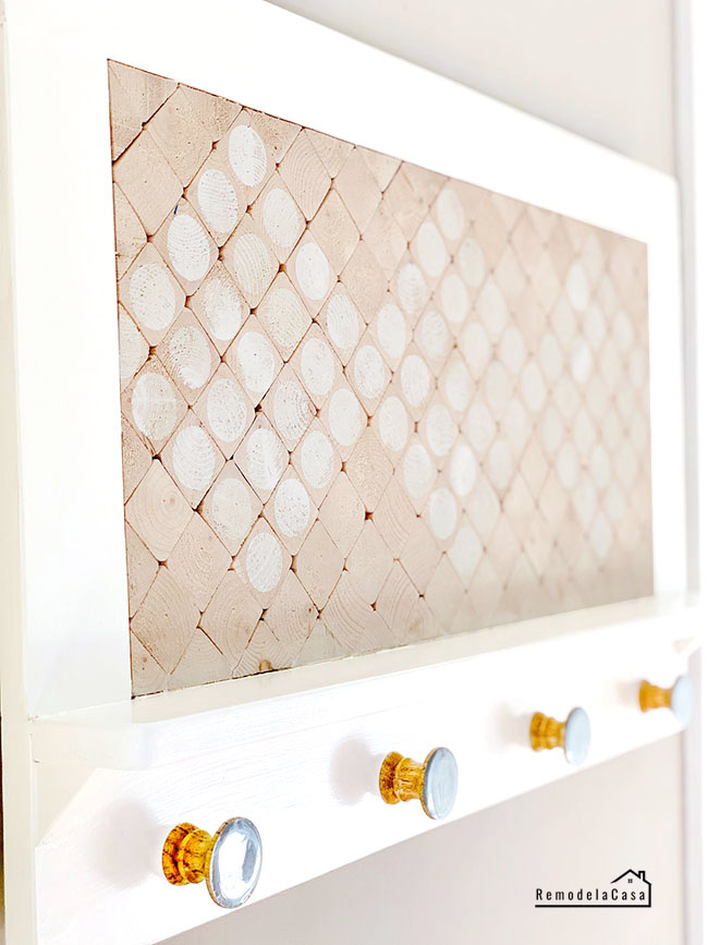 Scrap Wood DIY - Entry Coat Rack - Remodelando la Casa