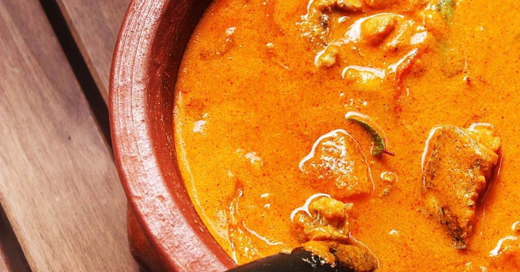 Malabar Fish Curry/Kannur Fish Curry / Pacha Manga Meen Curry