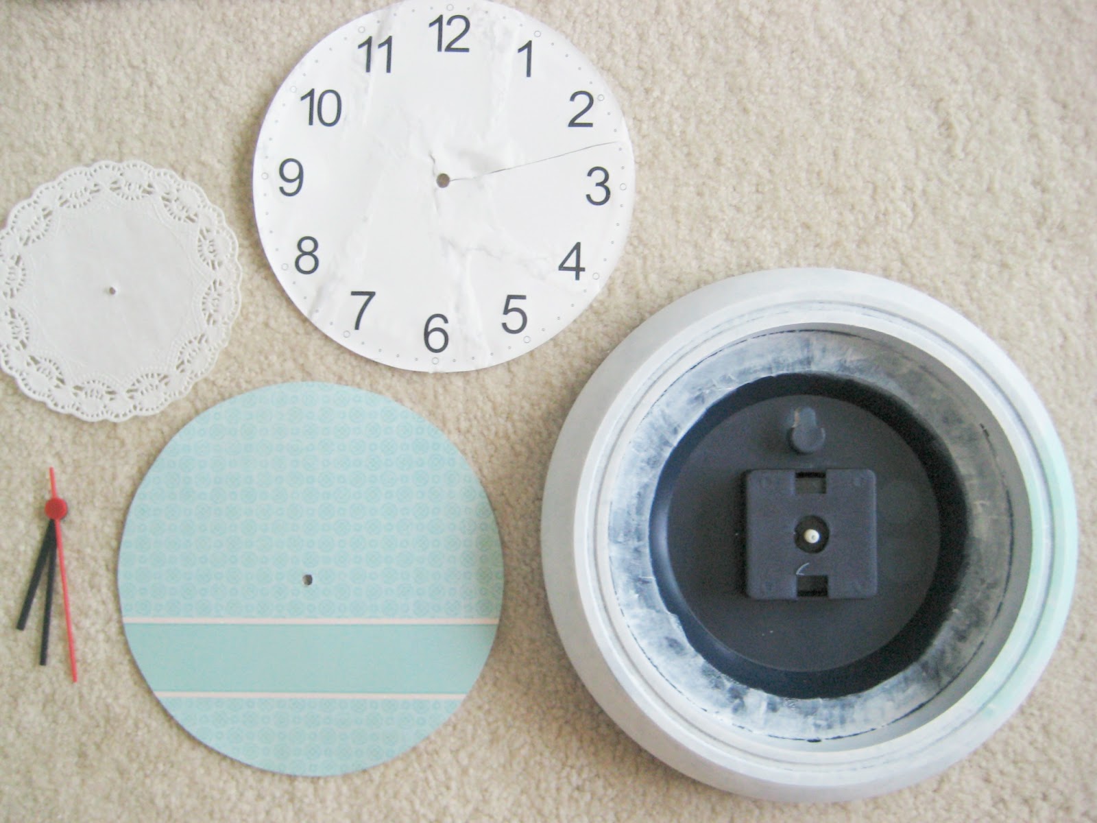 Fanciful Chaos: Creative Thursday: DIY Clock Redo