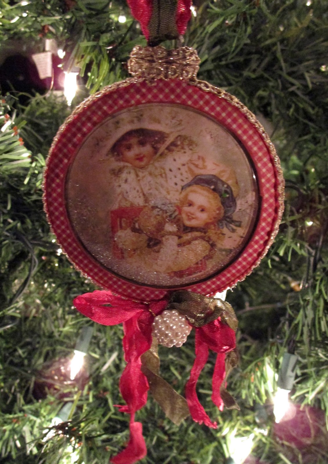 RhondaMum: Christmas Traditions - Making Ornaments