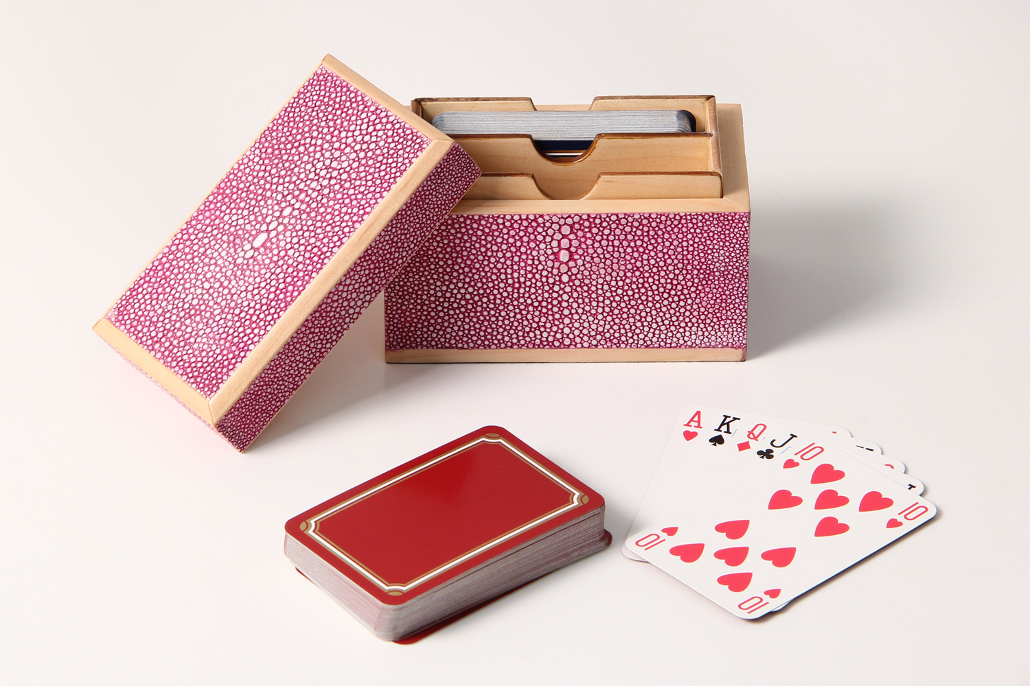 Custom Products Packing: Thing to know About Playing Card Boxes