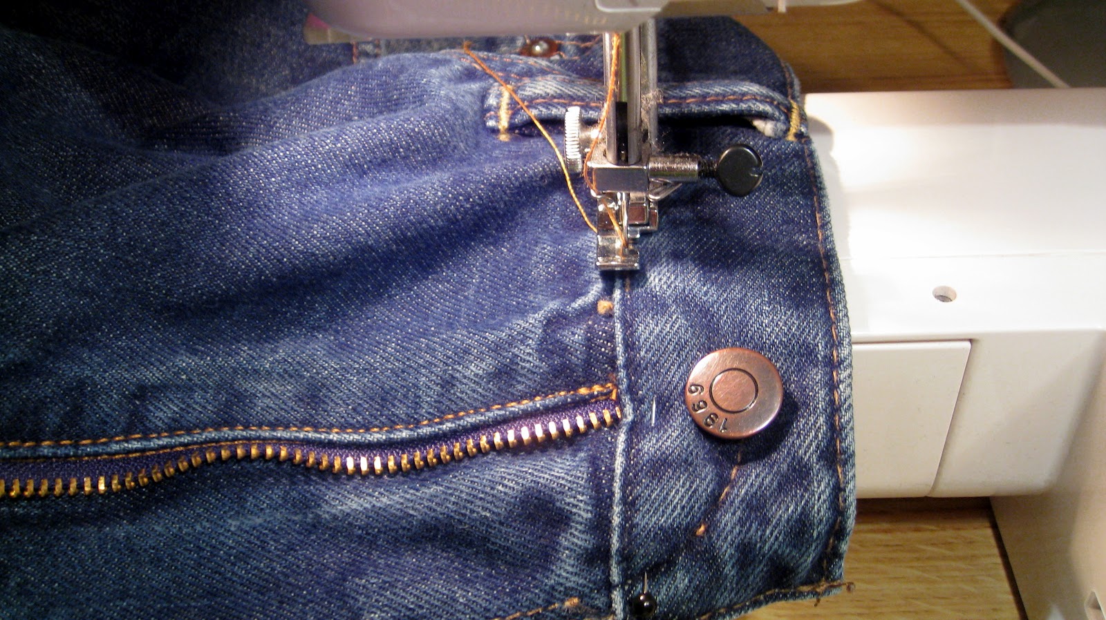 Beth Stone Studio: {Home} DIY: How to Fix a Broken Zipper