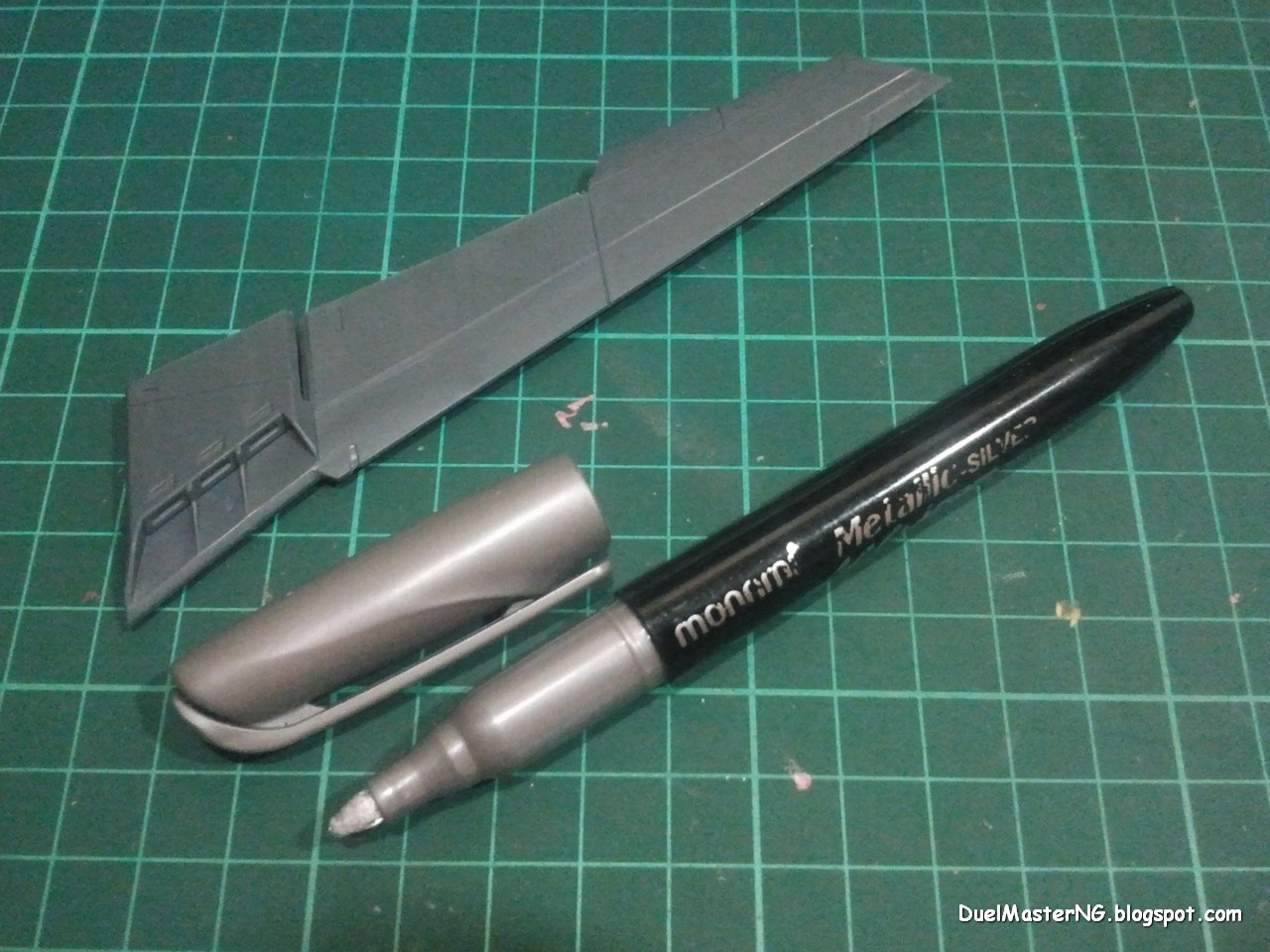 DuelMasterNG Gunpla: Tutorial - Panel Lining with Gold/Silver/Metallic ...