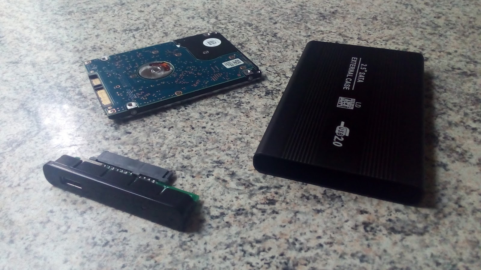 Como montar um HD externo usando um HD de notebook - Ramon Machado Como montar um HD externo usando um HD de notebook - Ramon Machado