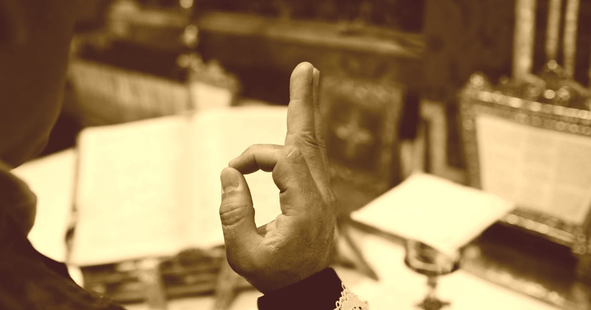 New Liturgical Movement: “The Fingers that Hold God”: The Priestly ...