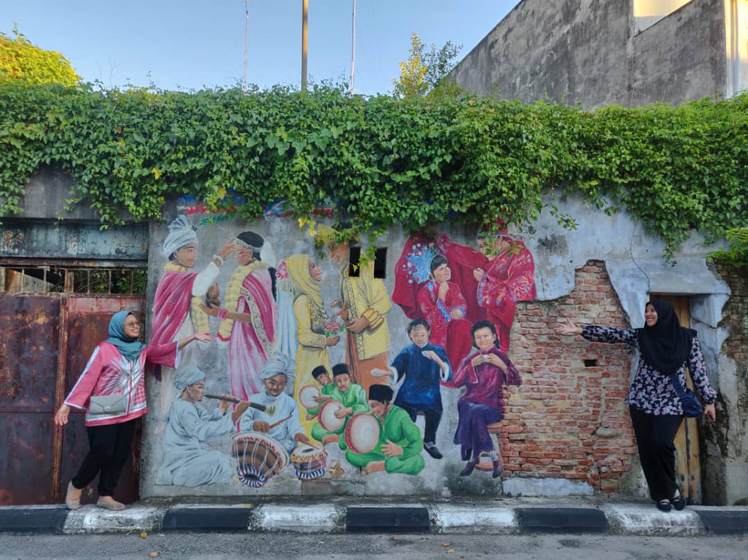 Jalan-Jalan di Muar Mural Street (Muar Cultural Walk)